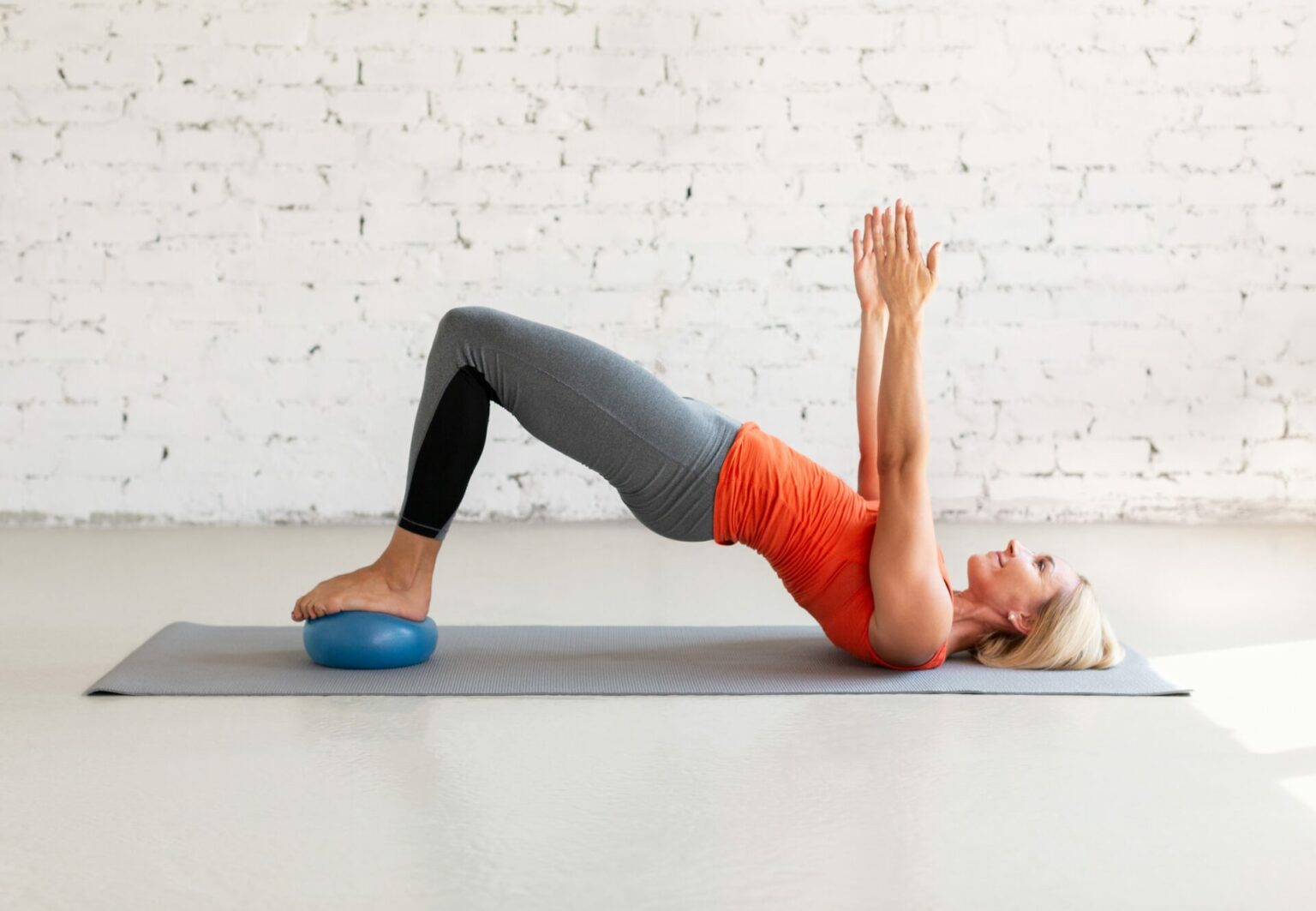 6 exercices de Pilates avec un petit ballon - Cellublue